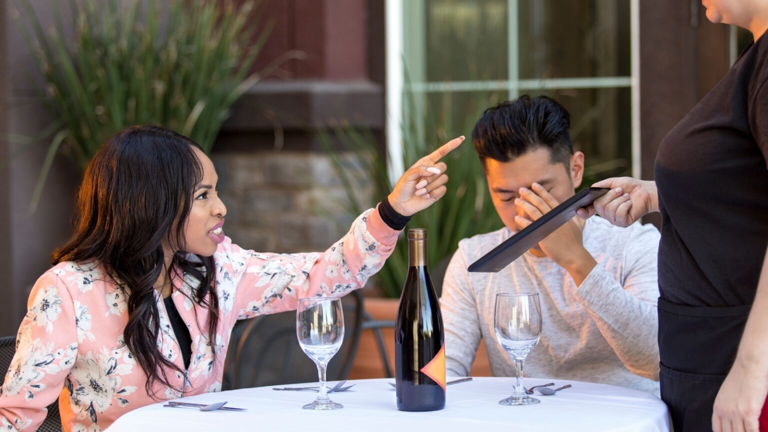 19 American Views On Proper and Improper Behavior At Restaurants